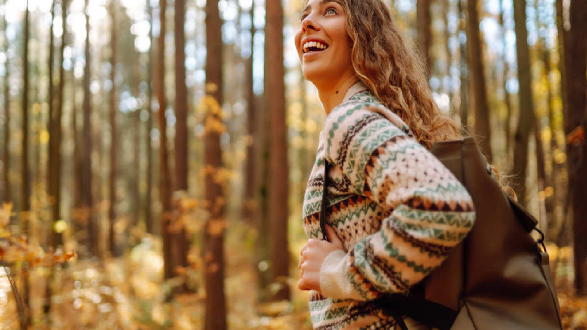 Silent walking: Rediscover the hidden power of your daily walk