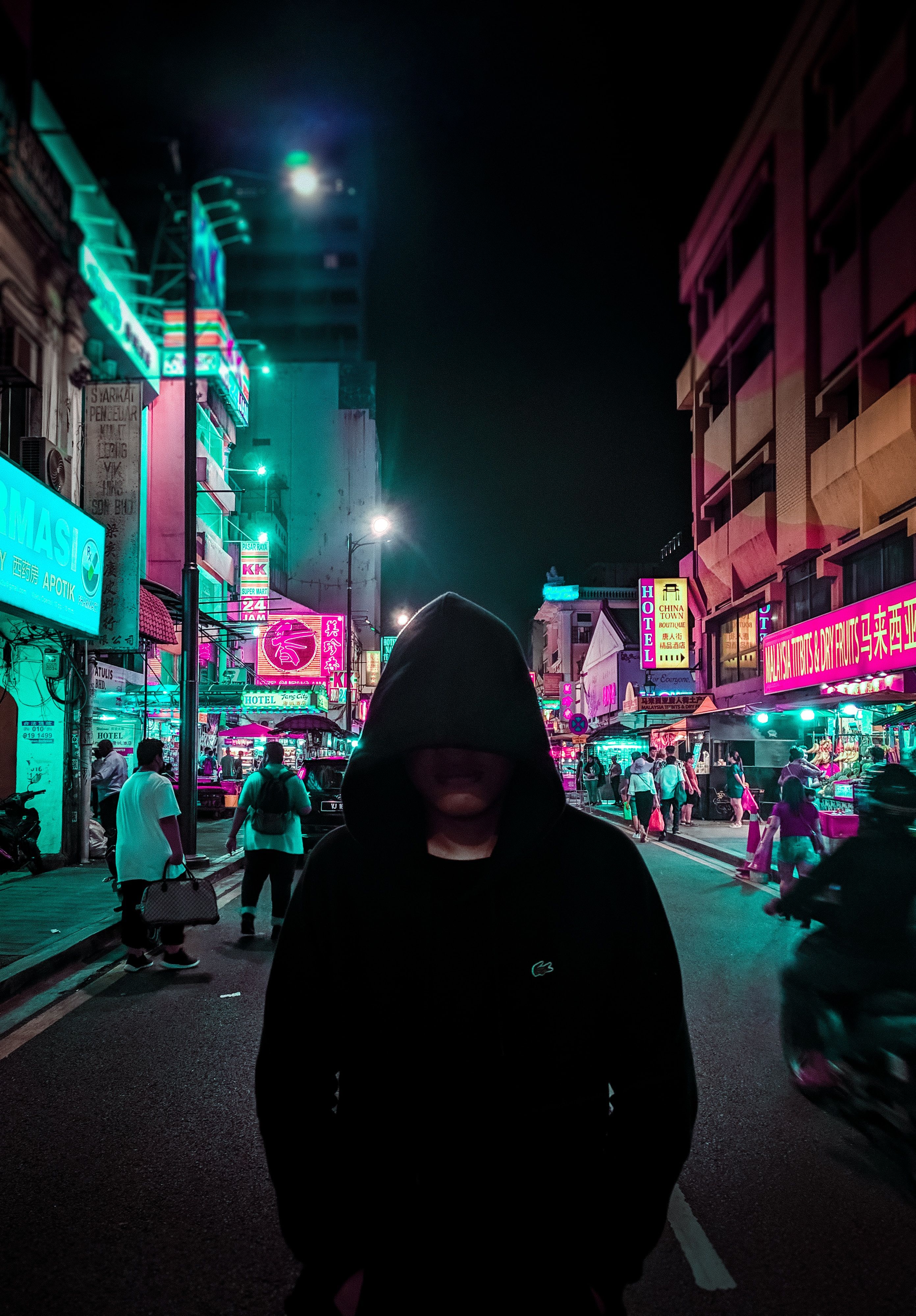 Strangers who made Redditors look over their shoulder