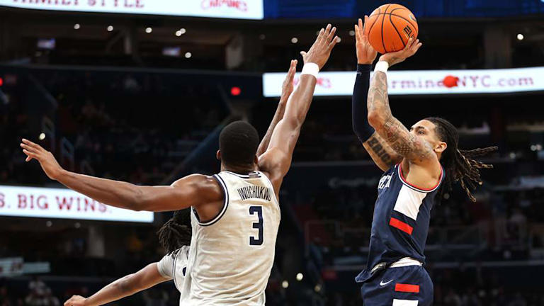 UConn veteran guard receives praise from Dan Hurley