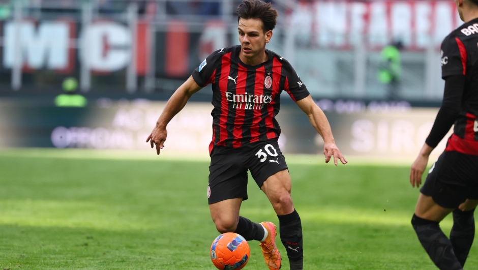 Milan-Lecce, le formazioni ufficiali: Allegri rilancia Jashari, DiFra ...