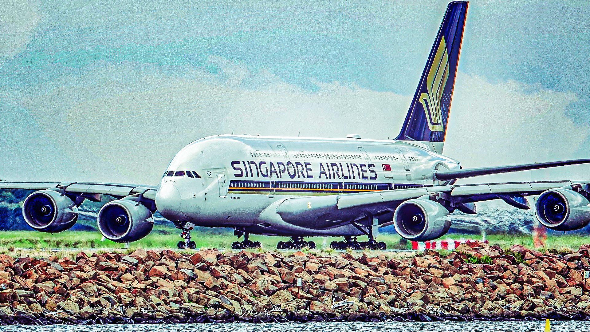 Why does the Airbus A380 have 2 different engine types?