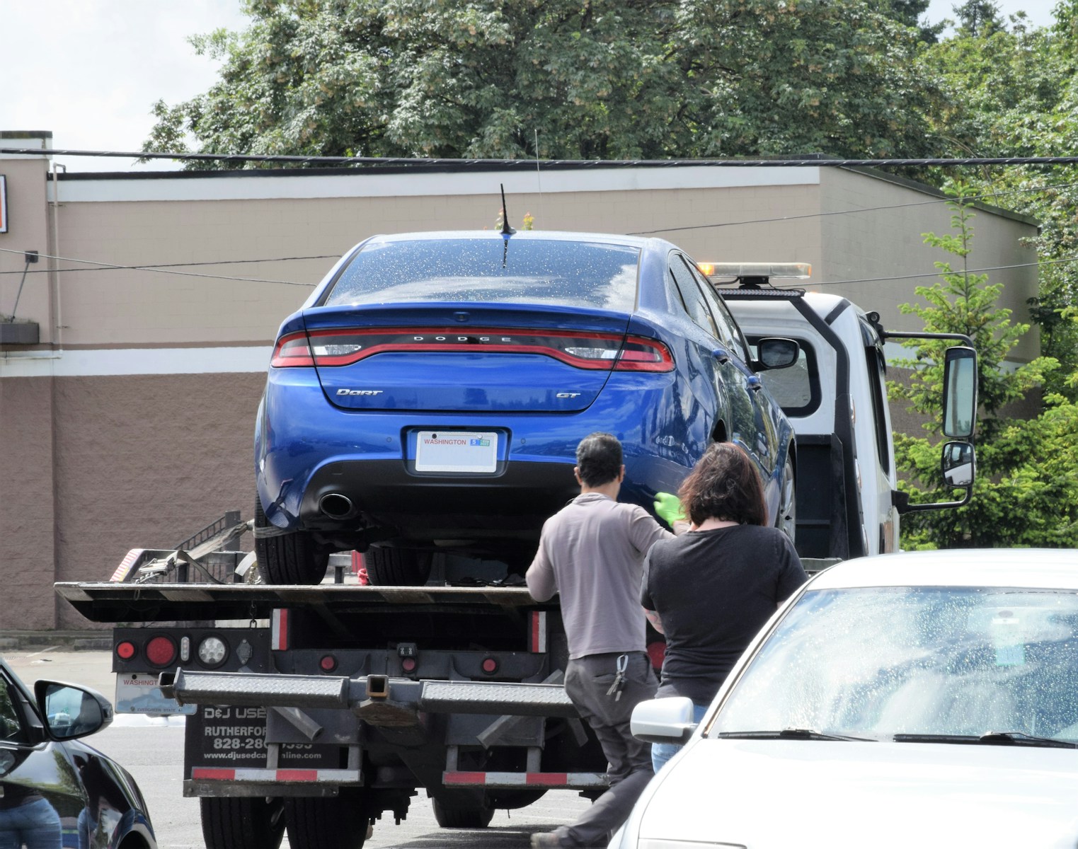 She left her car for 10 minutes — tow truck was already hooked up