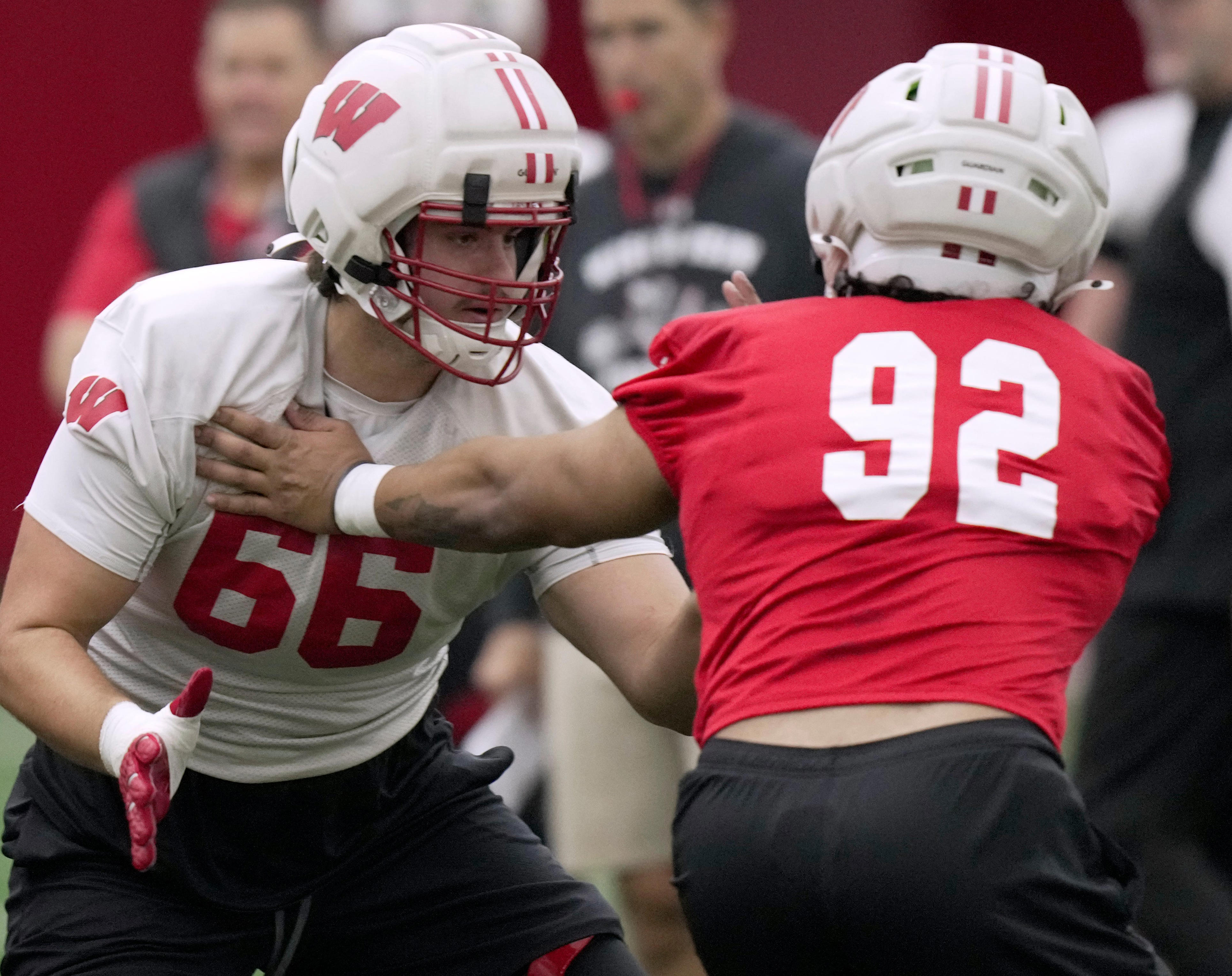 Wisconsin football offensive lineman enters NCAA transfer portal