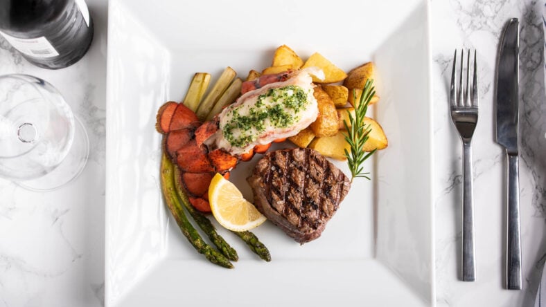 He walked out of a restaurant while his date was in the bathroom after ...