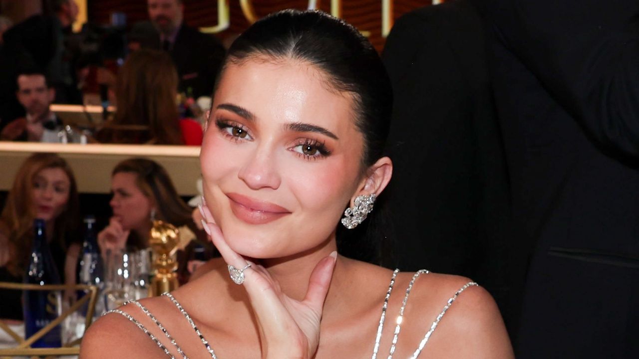 Fans keep pointing out Kylie Jenner’s red carpet stretch marks, but she ...