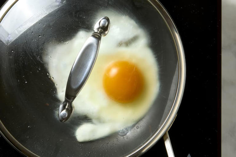 I asked 4 chefs how to make the best fried egg, and they all agreed on ...