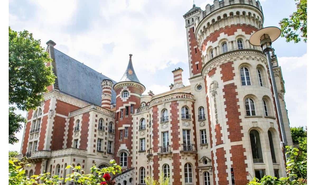 Maharadja amoureux, Prince Noir, pastille Valda : ce château aux mille ...