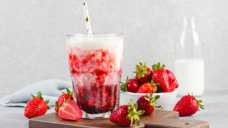 The 3 ingredients you need to make Korean-style strawberry milk