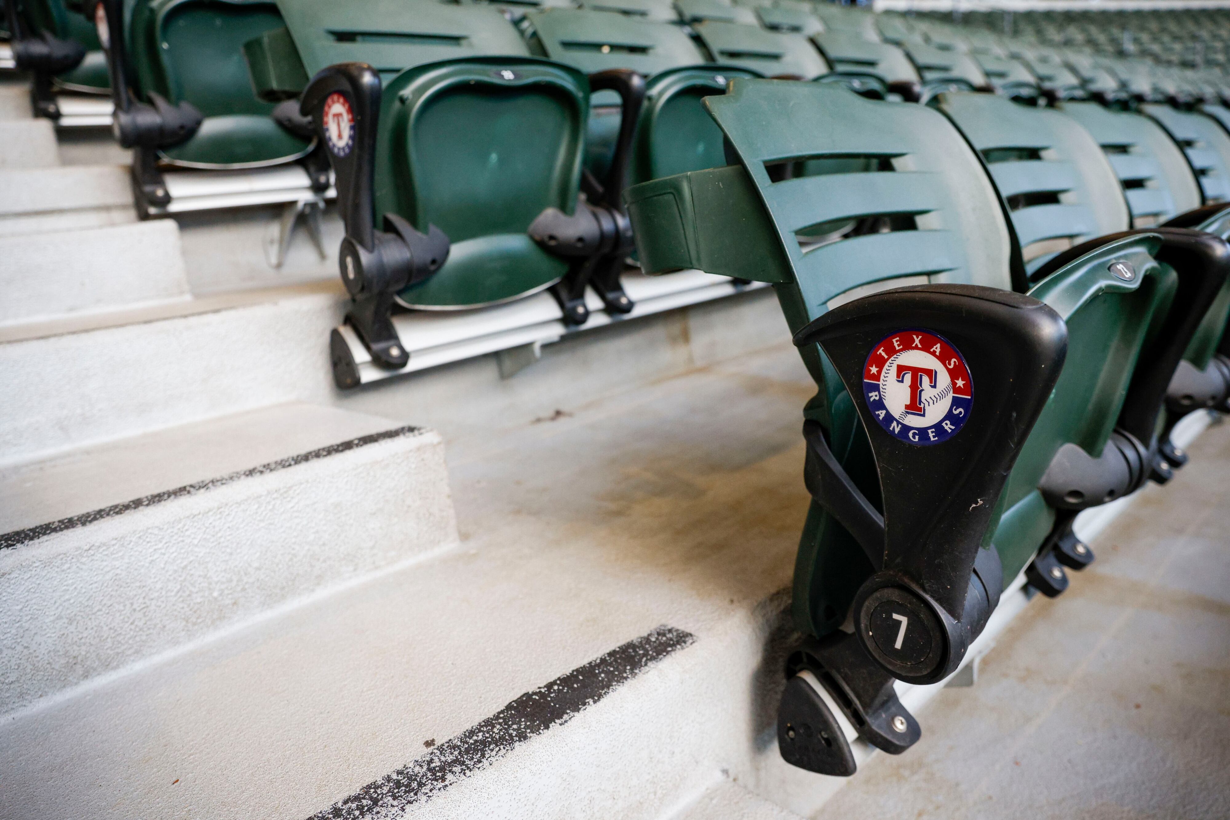 Why the Texas Rangers are saying 'no autographs, please' at most Winter ...