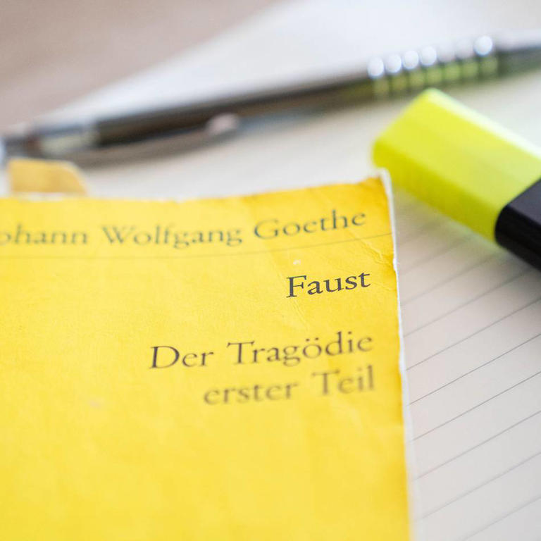 Literaturklassiker in „vereinfachter Sprache“ – bald auch an Schulen im ...