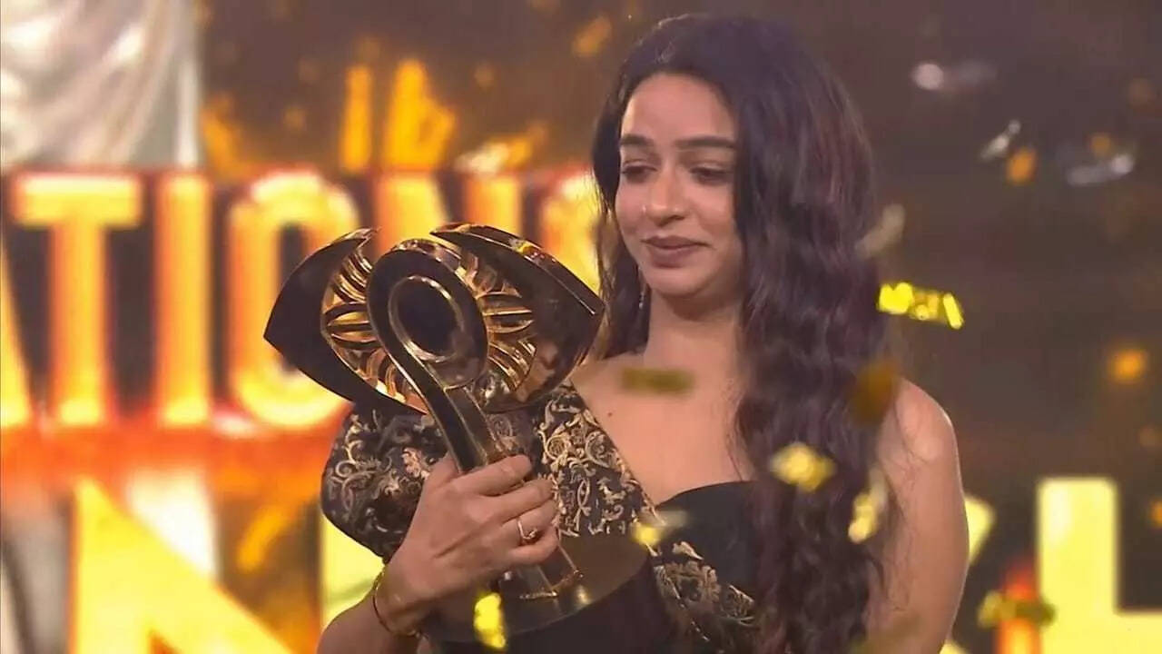 Bigg Boss Tamil 9 winner: Wild card contestant Divya Ganesh lifts the ...