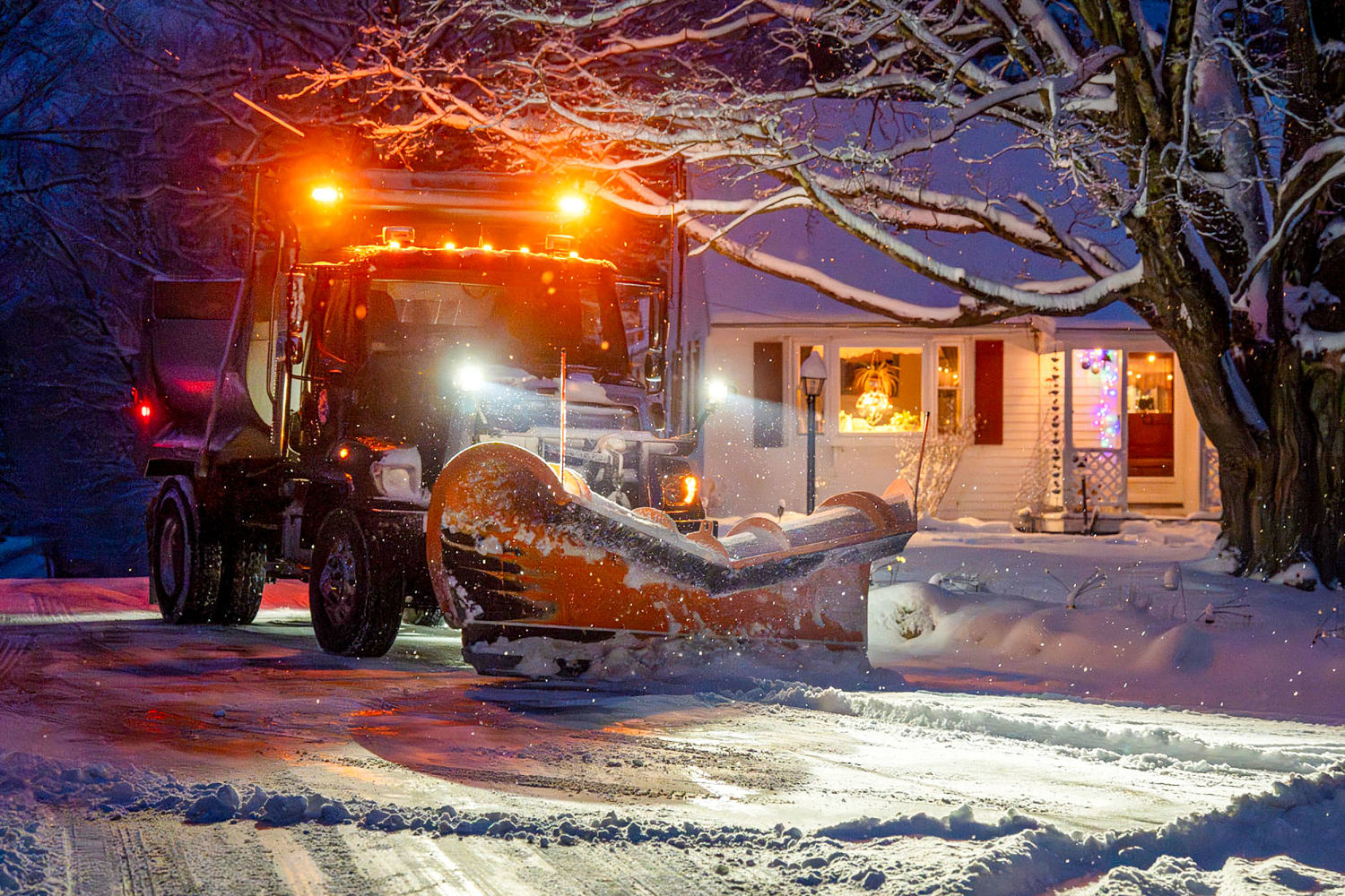Rare southern snow and Northeast storm disrupt holiday travel plans ...