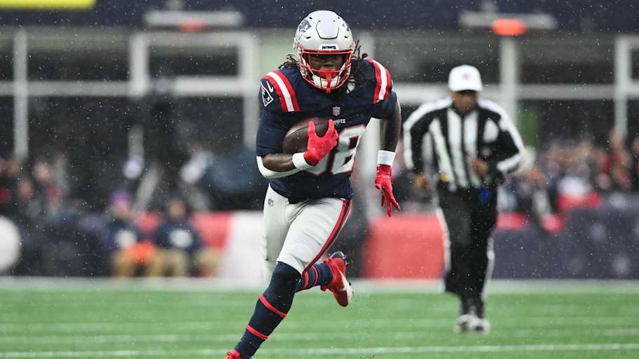 Key Patriots RB suffers eye injury in divisional round