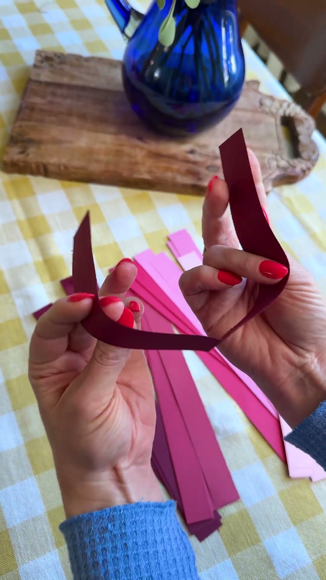 How to make a paper heart chain garland! 💕#valentinesday #crafting # ...