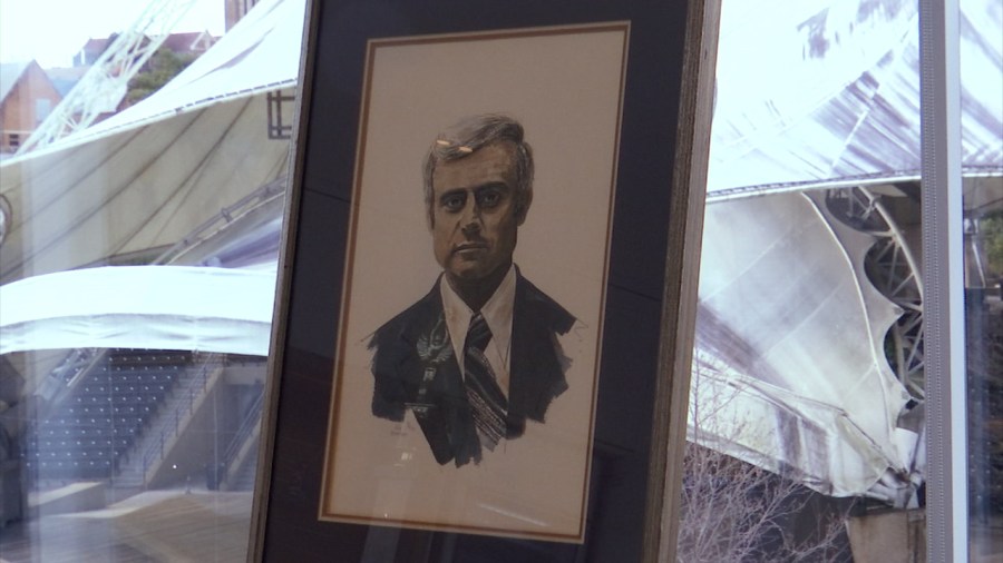 Vigil at Sunsphere honors former Knoxville Mayor Randy Tyree; daughter ...