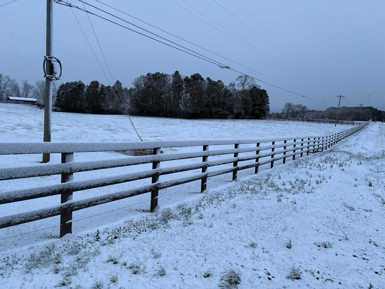 First alert weather day: Snow to the south moves out, quiet and cold ...