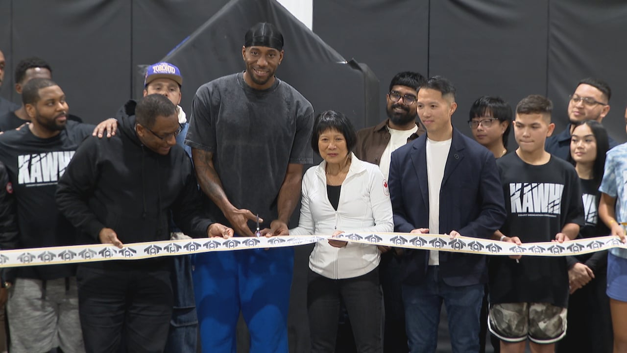 Former Raptor Kawhi Leonard hosts youth basketball clinic, plans to ...