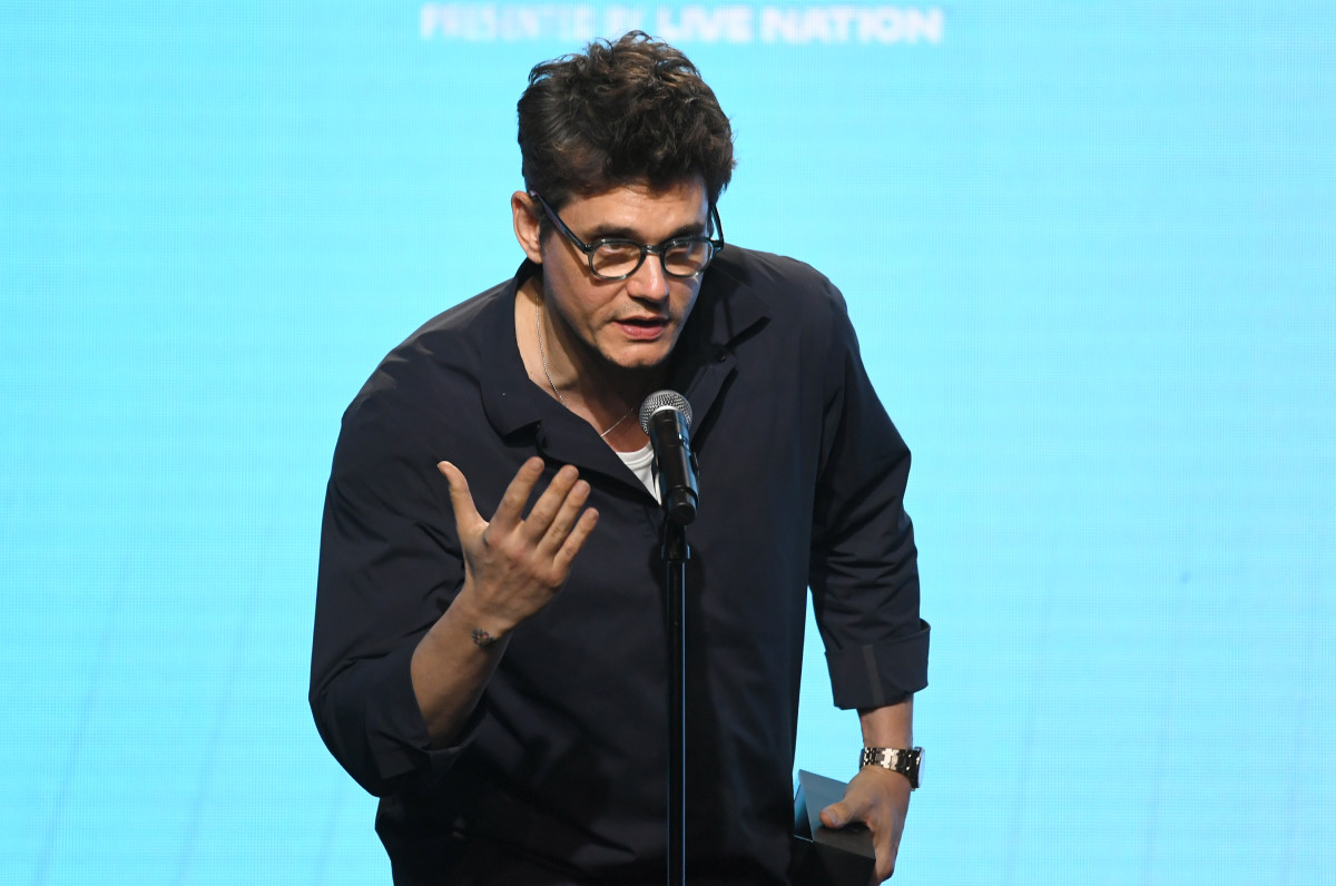 John Mayer breaks down in tears during his eulogy for Grateful Dead's ...