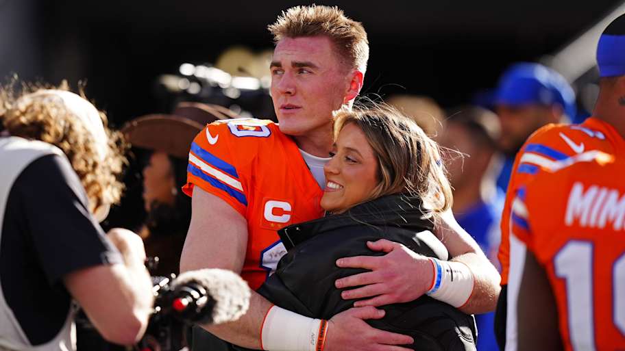 Bo Nix’s wife Izzy posts first reaction to Broncos QB’s season-ending ...
