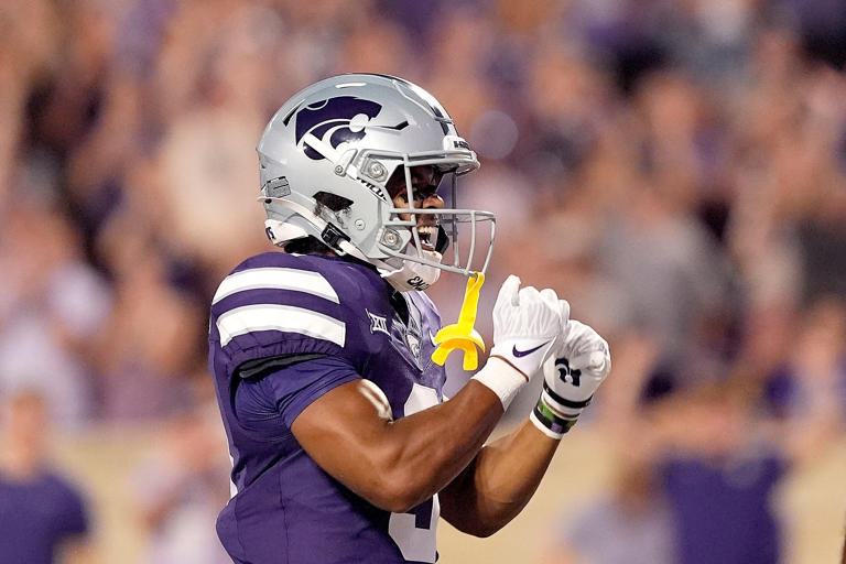 Former K-State running back Dylan Edwards commits to KU football