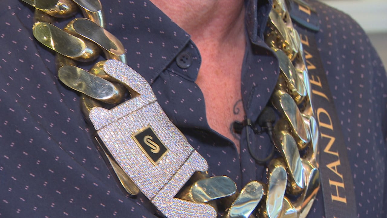 Winnipeg gold store gets creative as prices soar