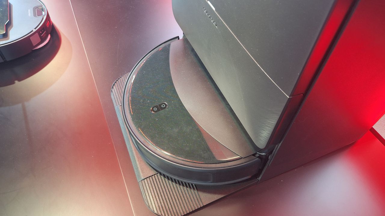 I love the Roborock Saros 10R robot vacuum, but the new version has 3 ...