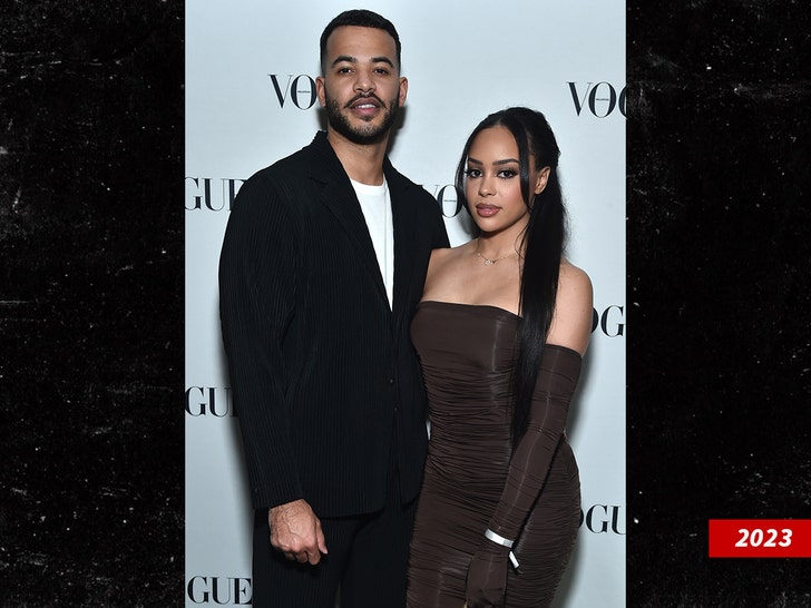 Desmond Scott unpacks new kitchen amid ugly divorce from Kristy Scott