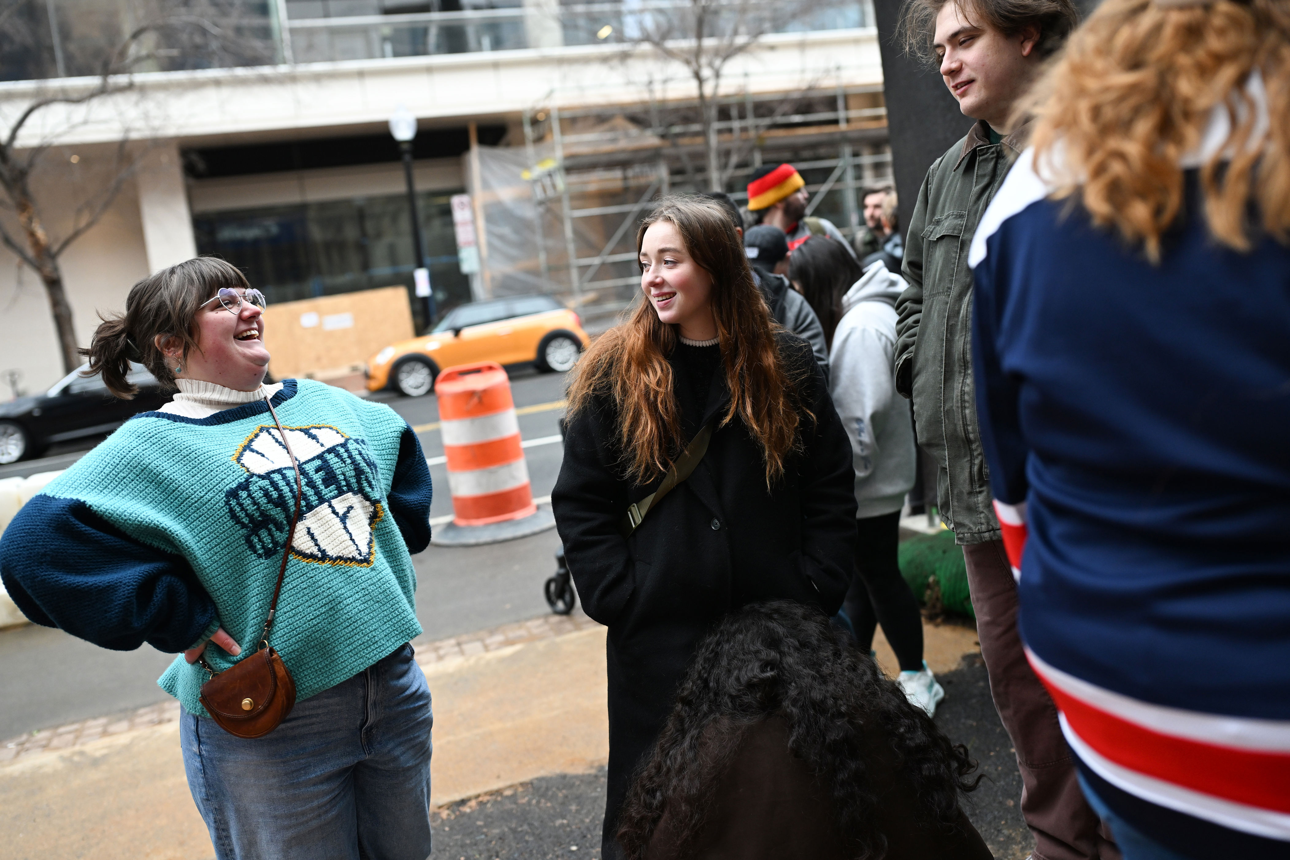 As women’s pro hockey visits DC., thousands gather to welcome it