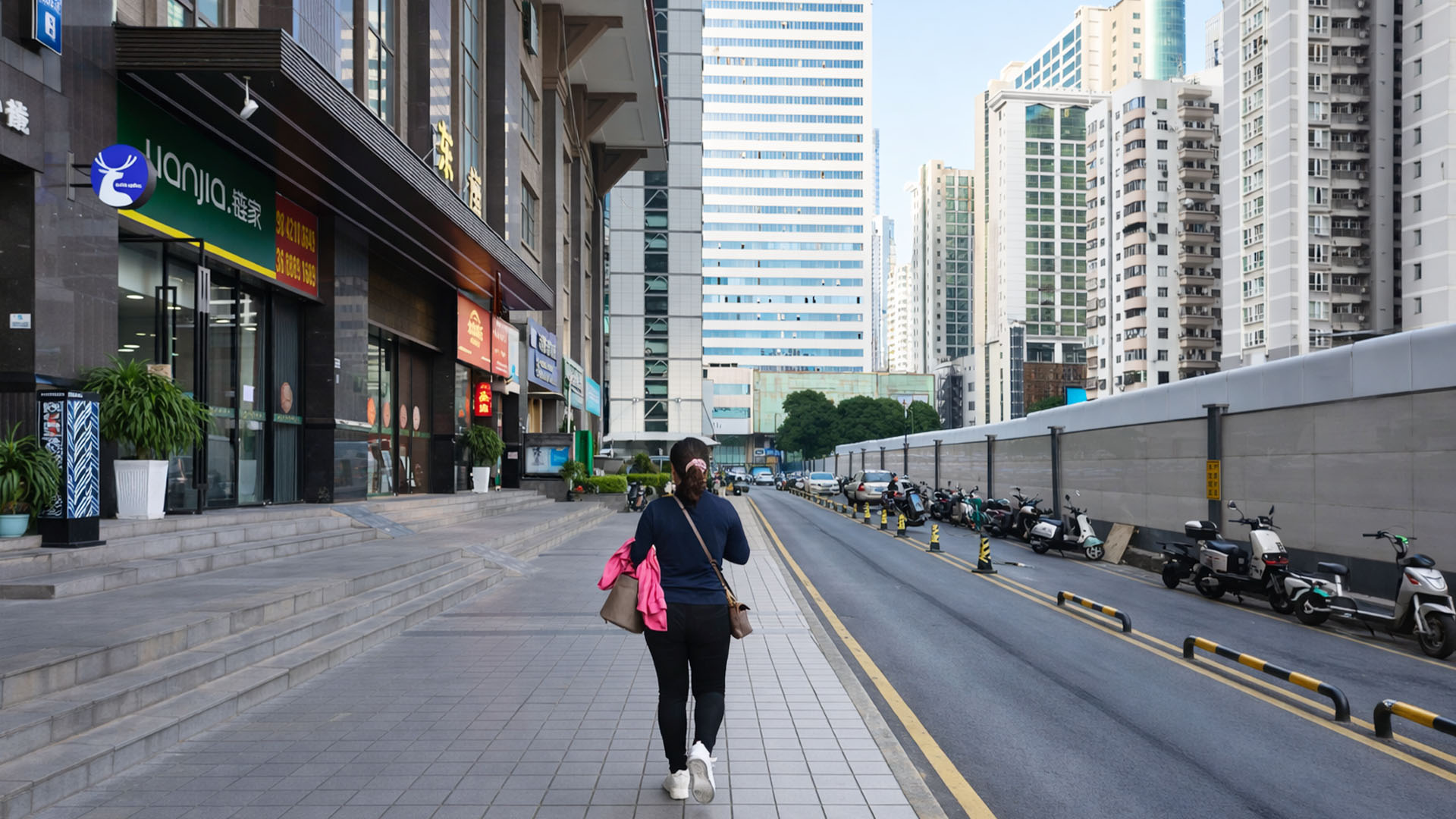 Side street walk in Luohu Shenzhen