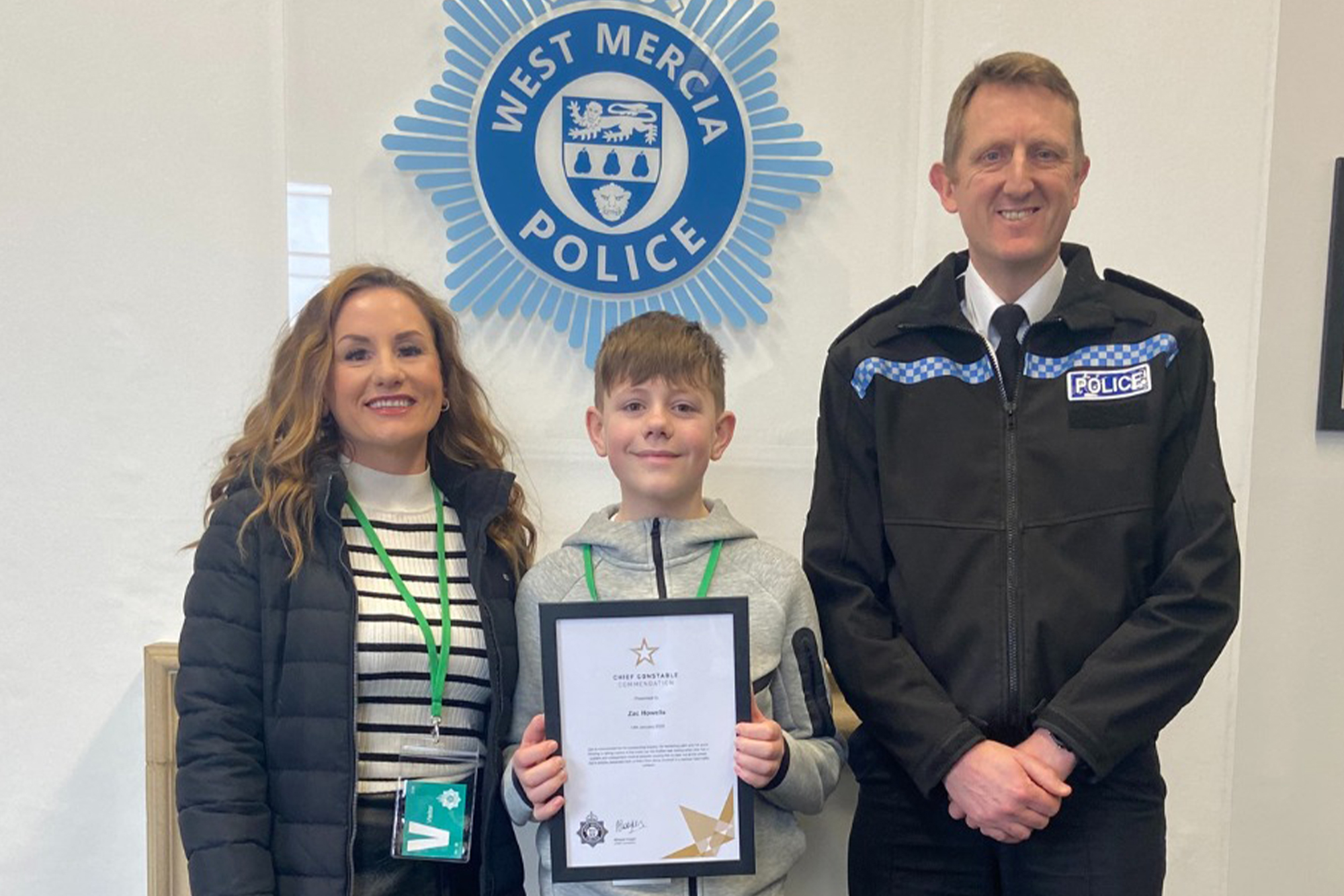 12-year-old boy saved mom’s life after she lost consciousness while ...