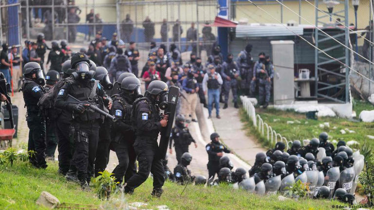 Guatemala declares state of siege after gang violence