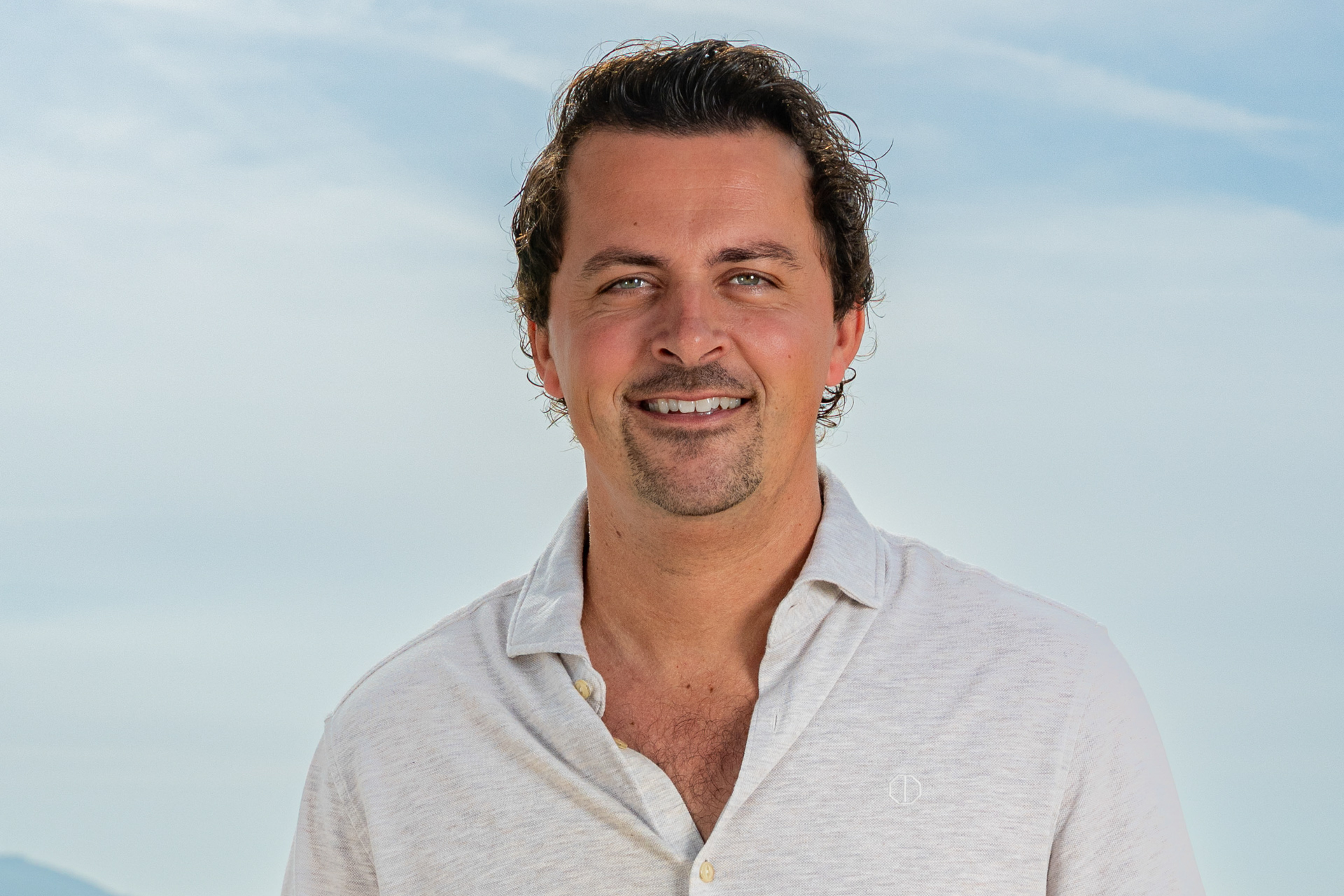 Mike Hansler staat op eigen benen