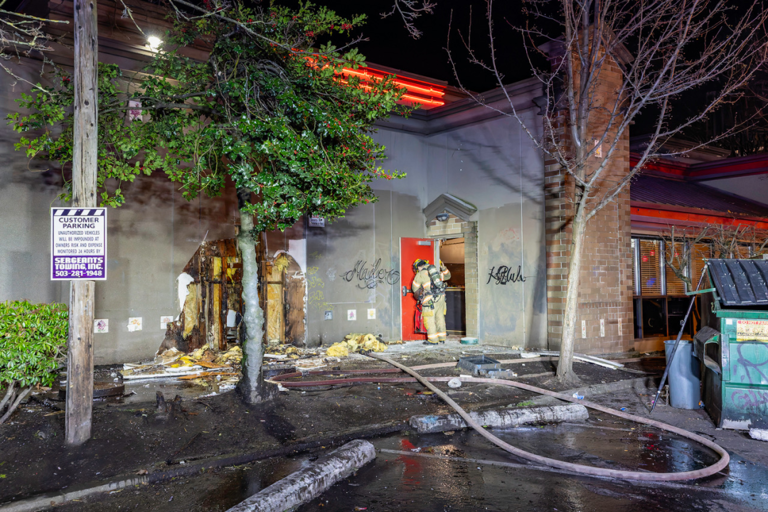 Fire started at homeless camp damages Red Robin restaurant in Lloyd ...