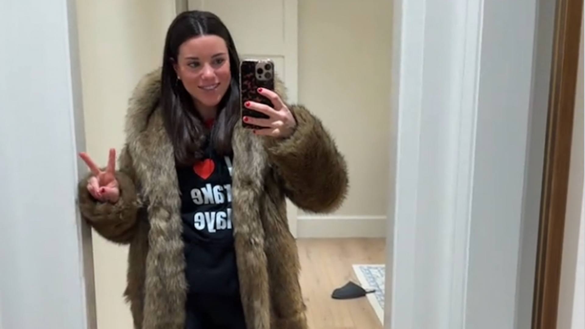 Drake Maye's wife lives up to 'Queen of the North' nickname in faux fur ...