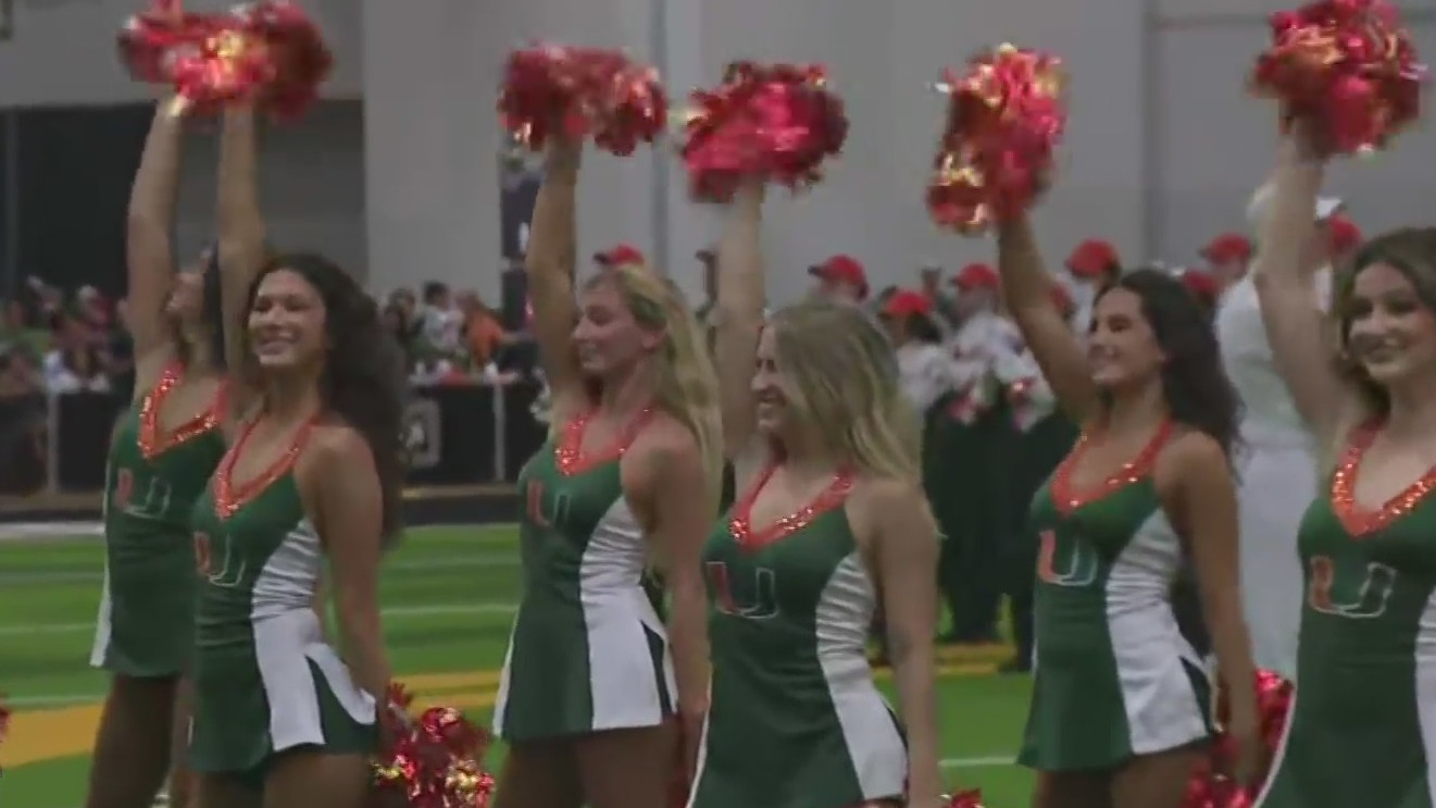 Miami Hurricanes fans rally ahead of CFP kickoff