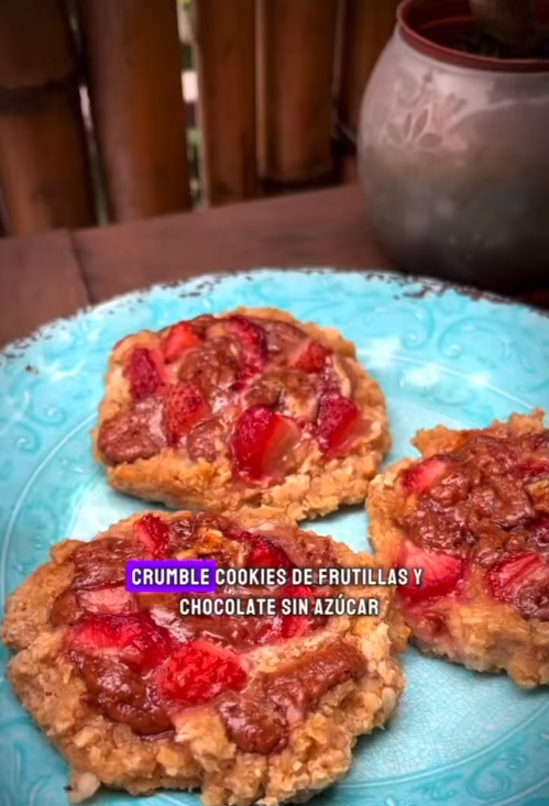 Crumble Cookies sin azúcar de frutilla y chocolate