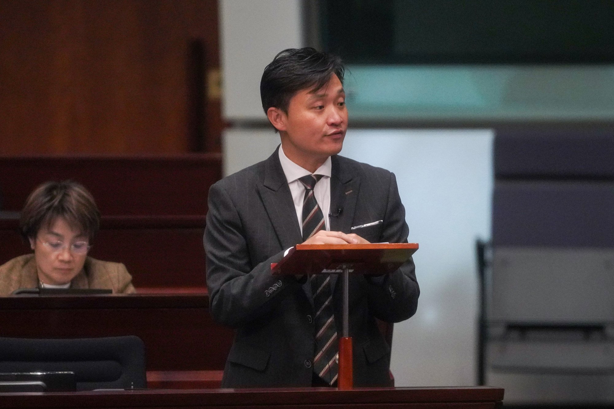 2-day Hong Kong marathon could boost mega-event economy: lawmakers