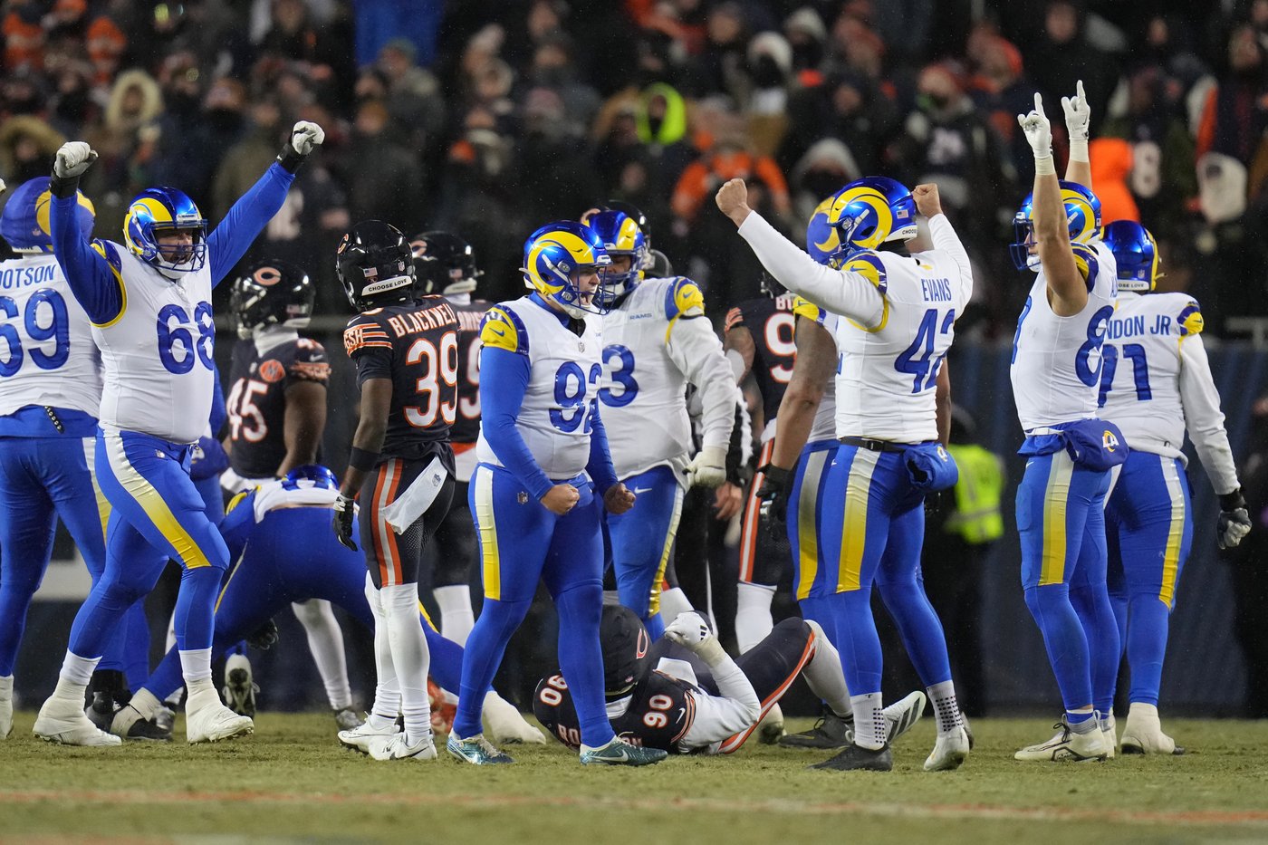 Les Rams rebondissent et éliminent les Bears en prolongation