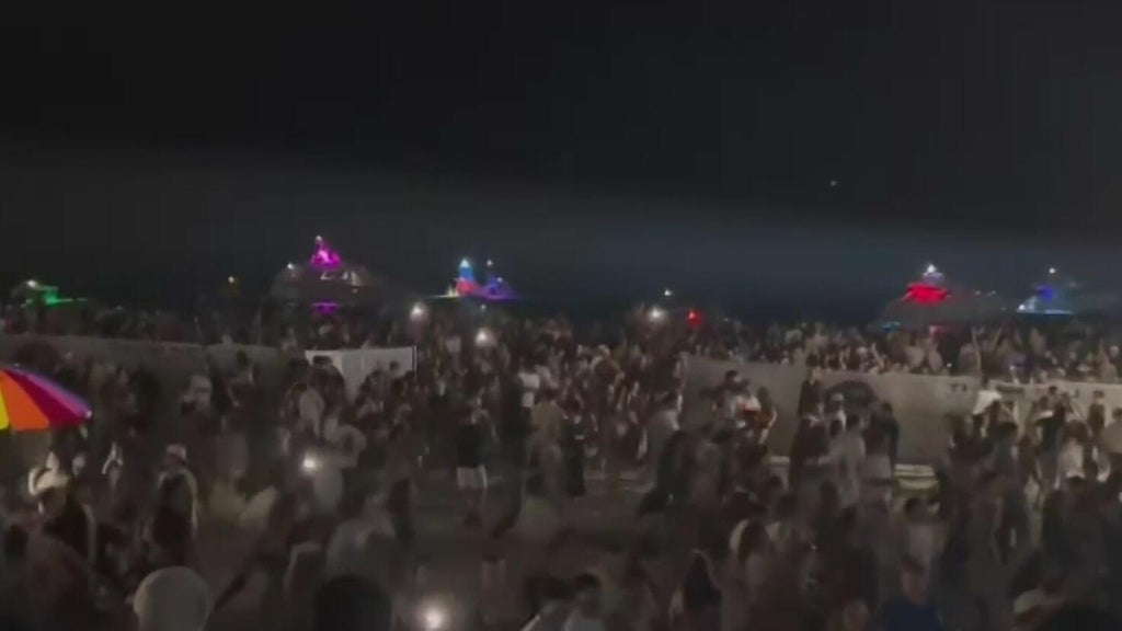 Miami Hurricanes fans celebrate championship weekend at Miami Beach concert