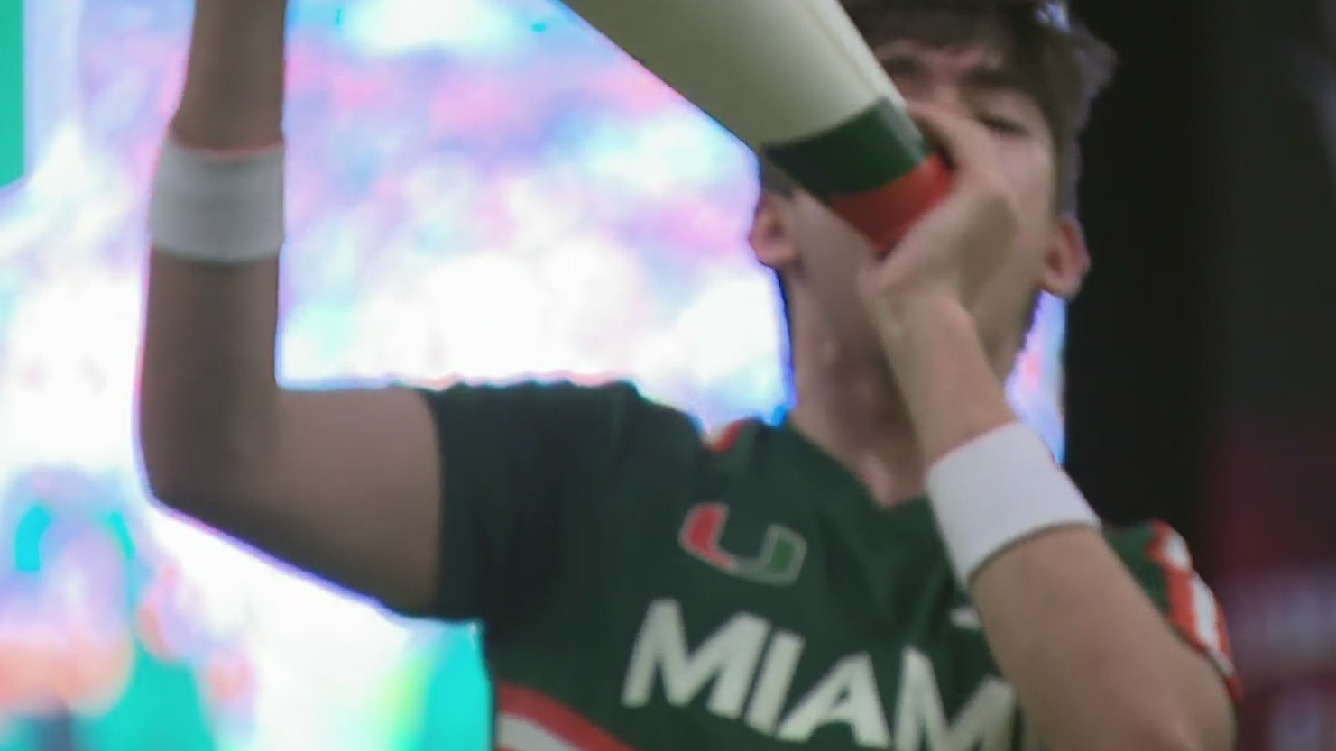 Fans get hyped at final pep rally for Canes before kickoff