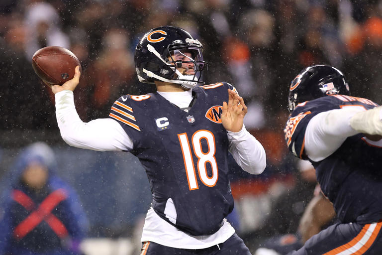 Bears, Rams players lost their minds on Caleb Williams' game-tying TD