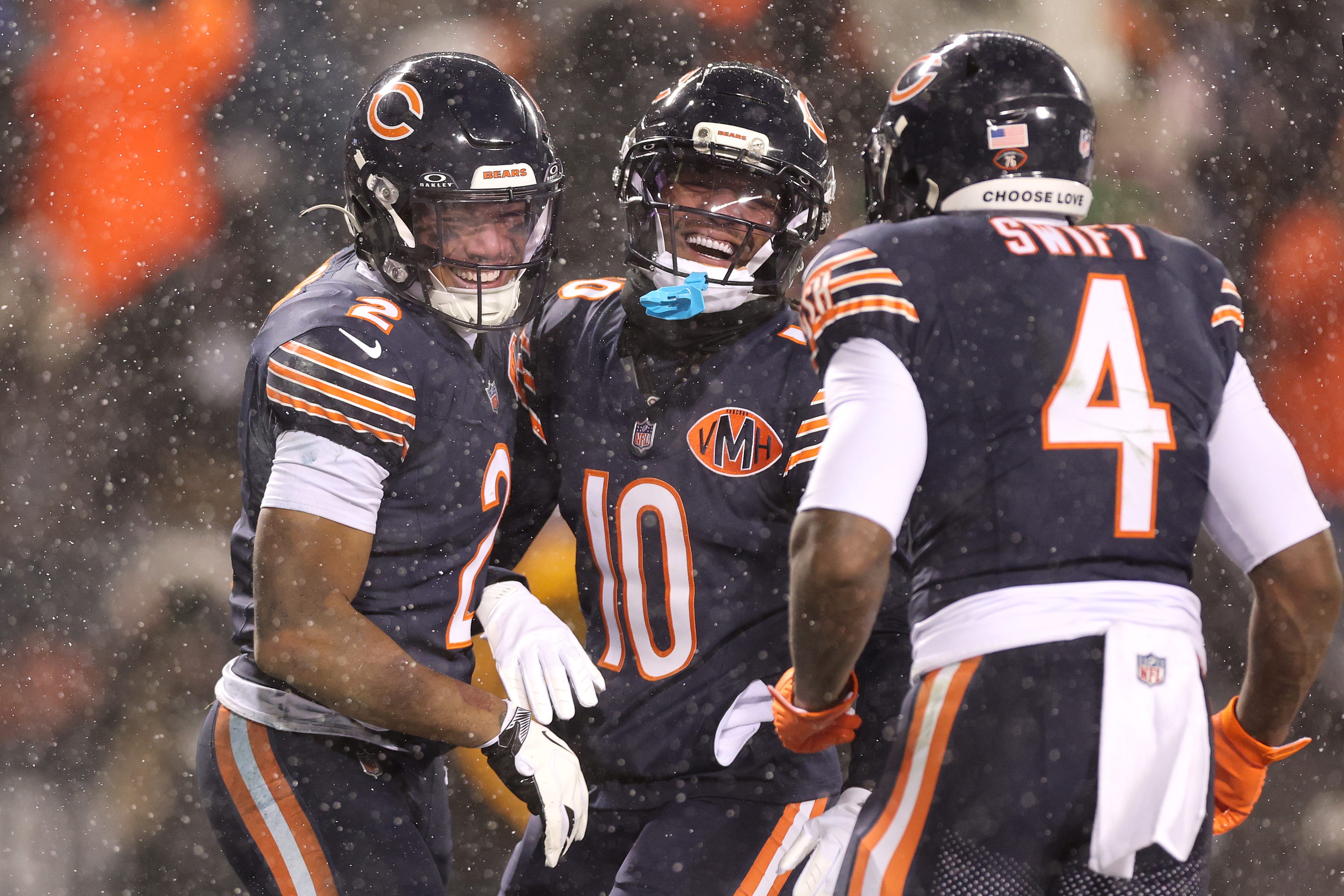 Luther Burden reacts to Bears trading DJ Moore