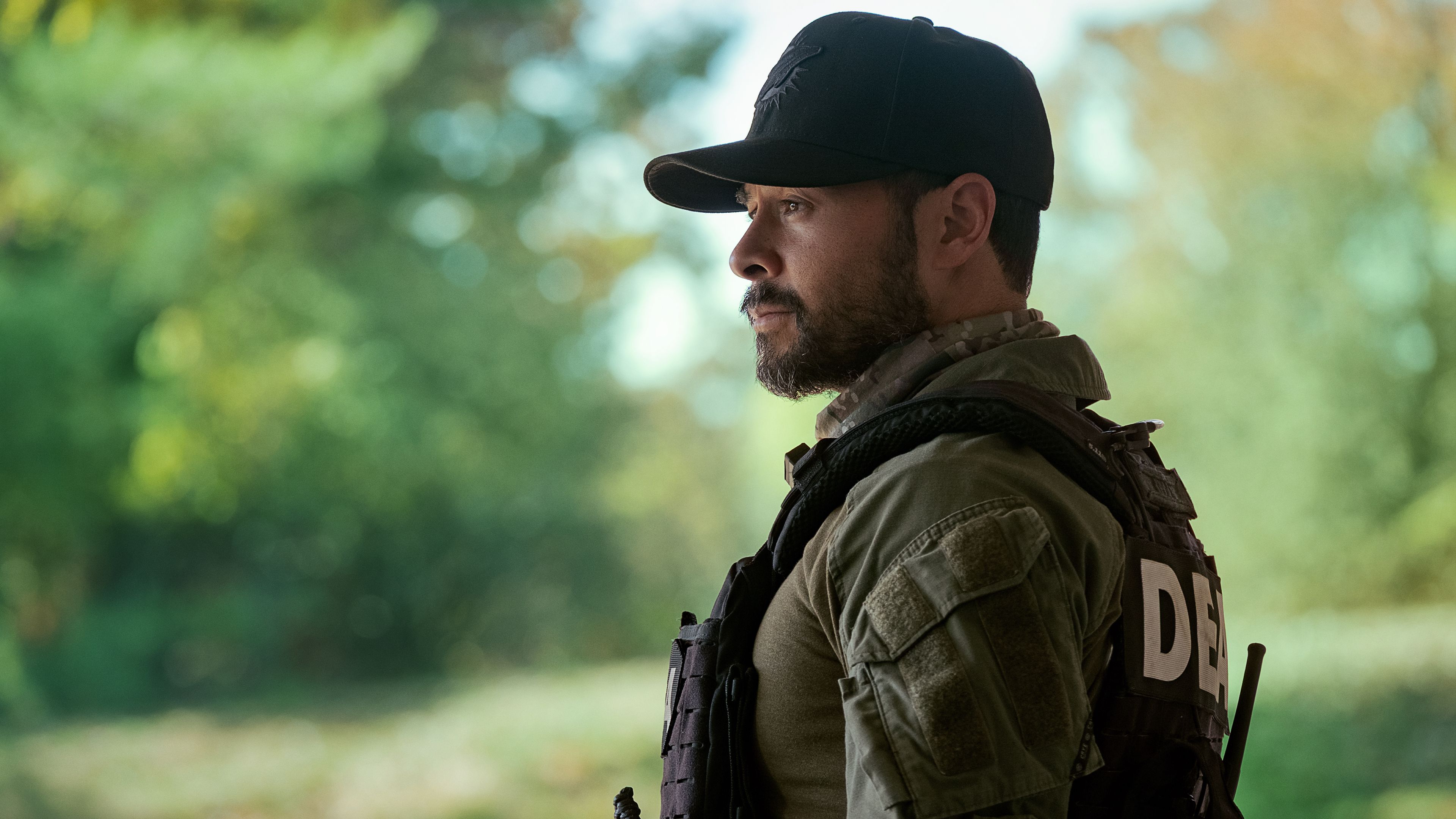 Netflix's new #1 movie that dethroned People We Meet on Vacation is a ...
