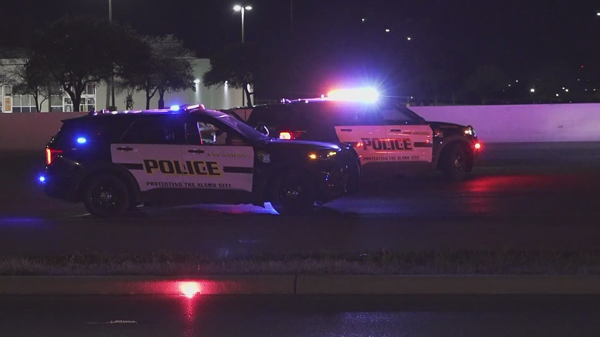 SAPD: Man killed after jumping from moving vehicle on NW Loop 410