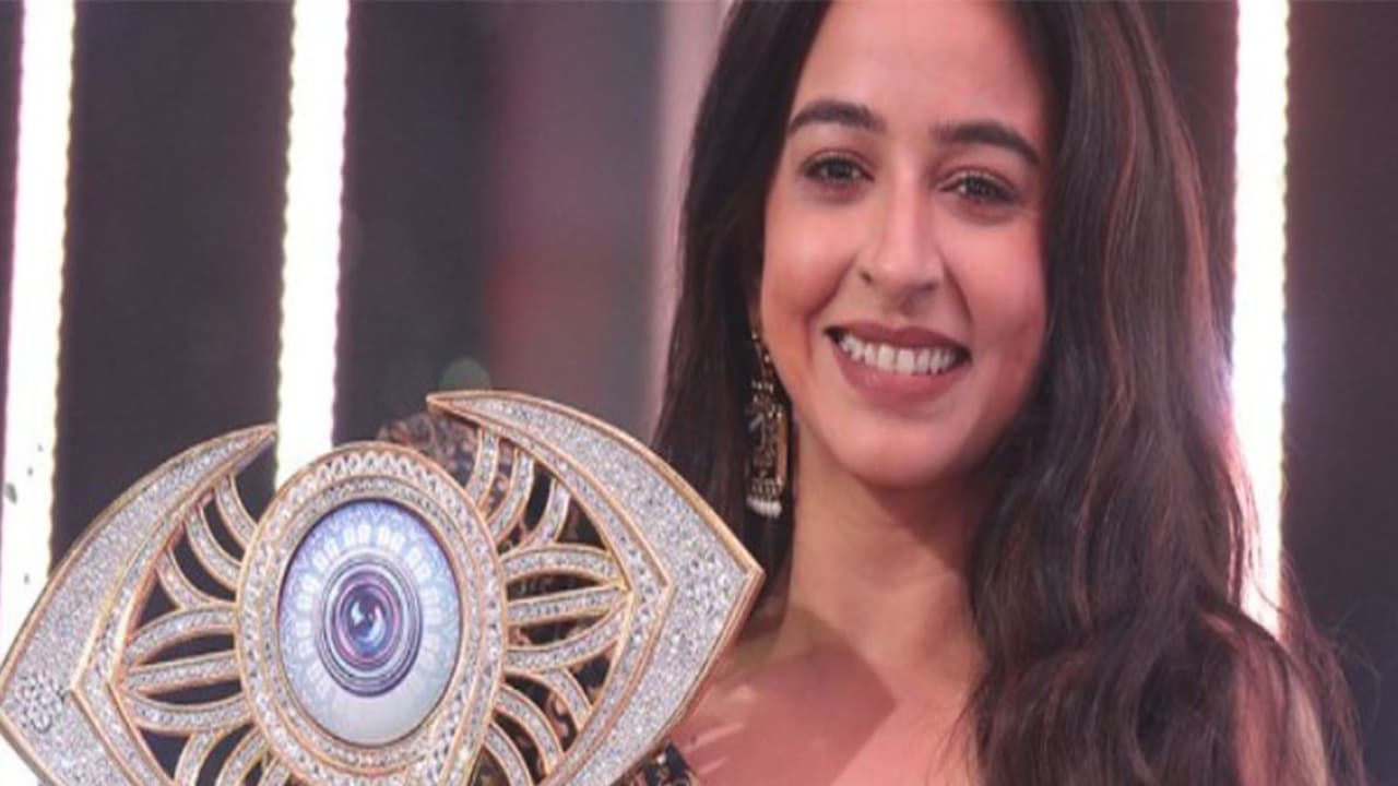 Bigg Boss Tamil 9: Divya Ganesh lifts trophy; Sabarinathan is runner-up