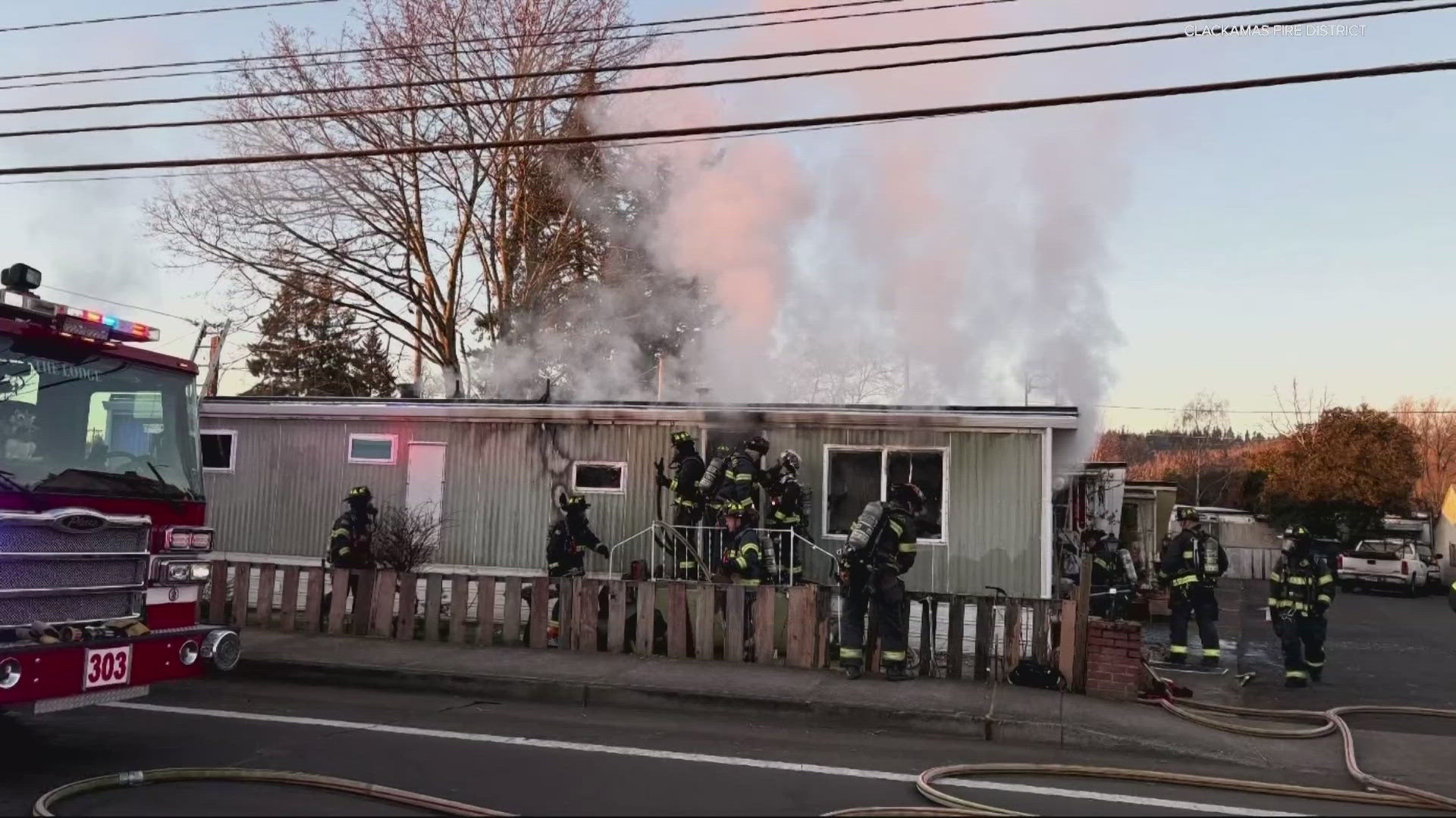 Mobile home fire in Gladstone injures one, displaces resident