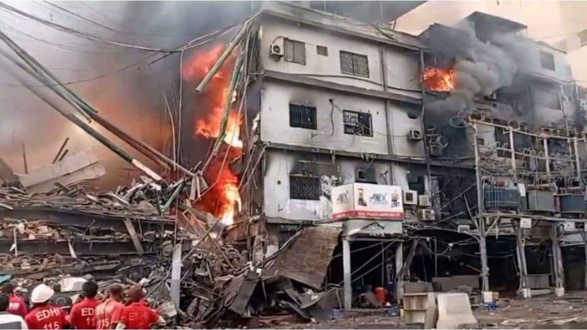 Death toll rises to 10 in Karachi plaza fire, around 60 still missing ...