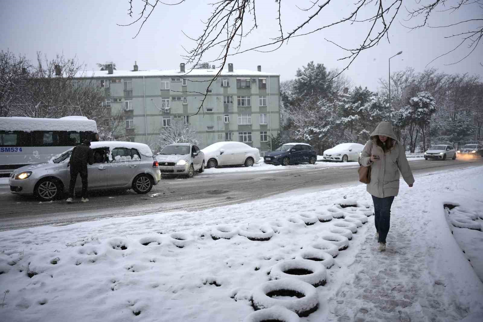 İstanbul’da kar yağışı etkili oluyor