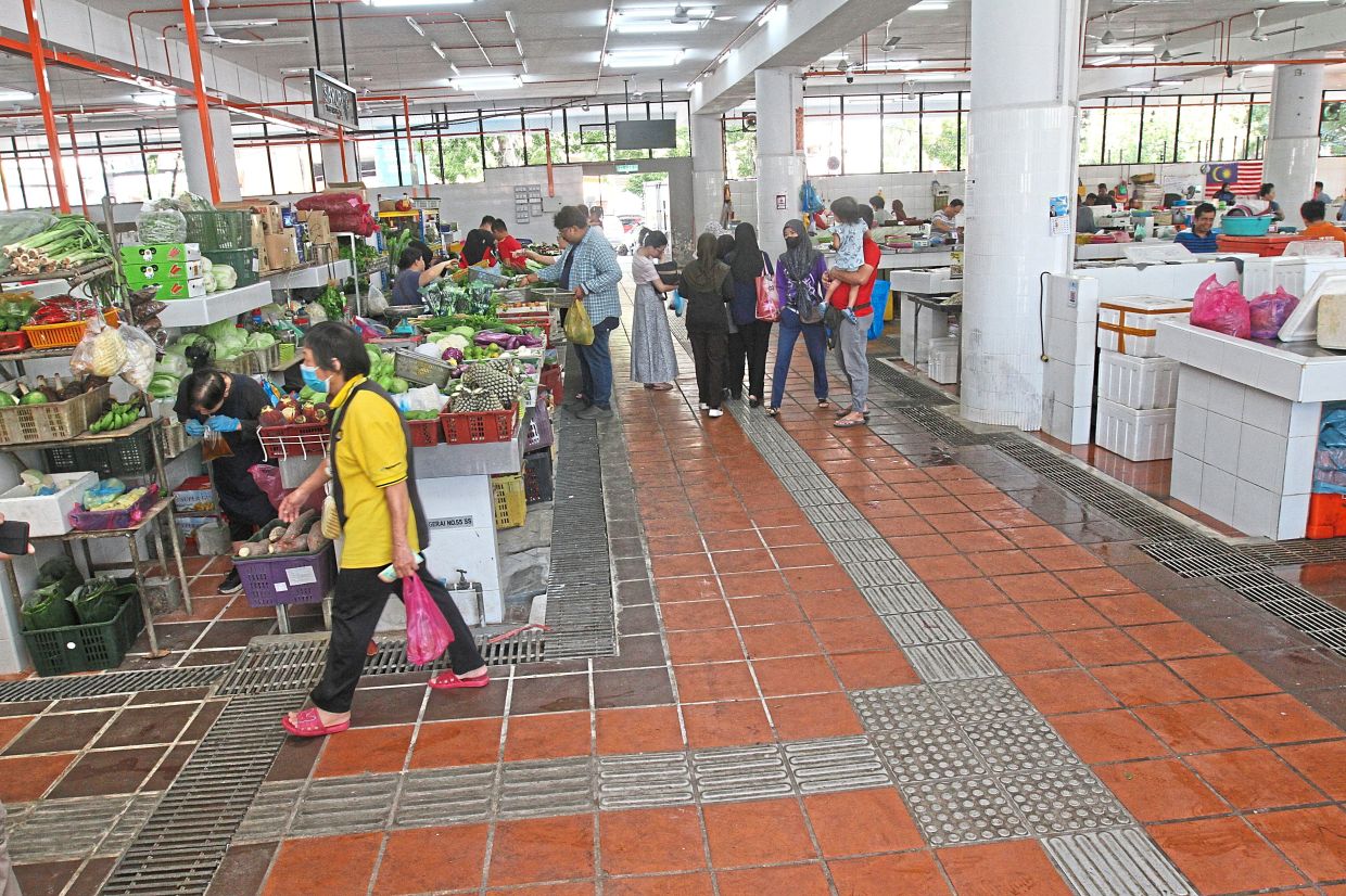 Fans blow breath of fresh air into Bayan Baru Market’s transformation