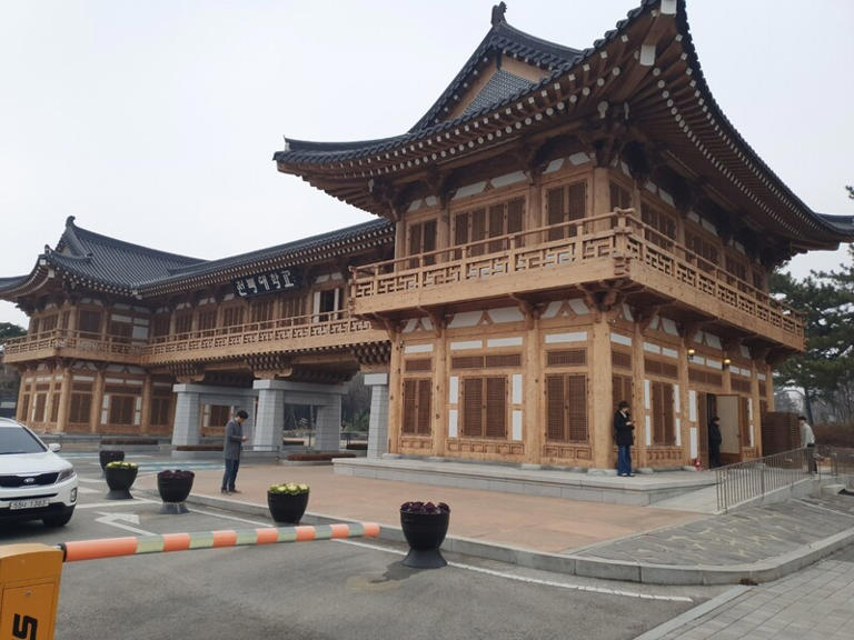 ‘K건축’ 떠오른 한옥…‘한옥 캠퍼스’ 전북대에는 특별한 가르침이 있다